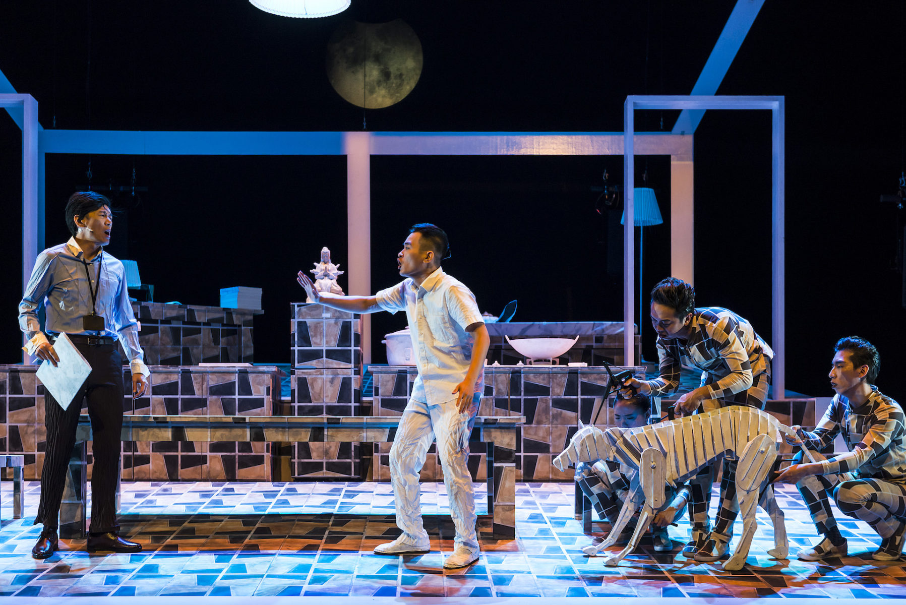 A surreal “Citizen Dog” sinks its teeth into your soul | ArtsEquator